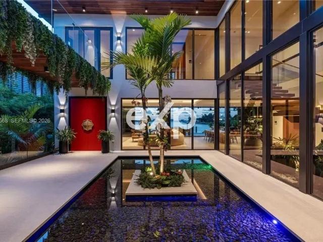 7 room luxury Villa for sale in Miami Beach, United States