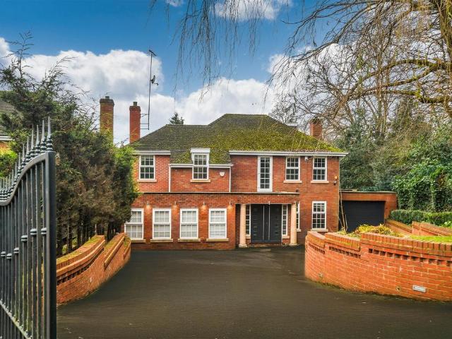 7 Rookwood Drive, Wightwick 6 bed detached house to rent £2,950 pcm £681 pw