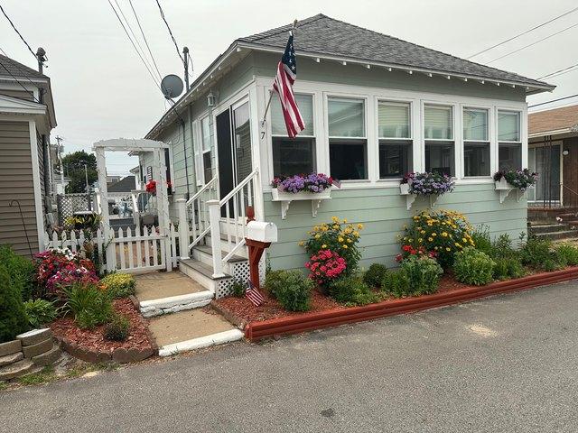 7 Roussin St, Old Orchard Beach, ME 04064