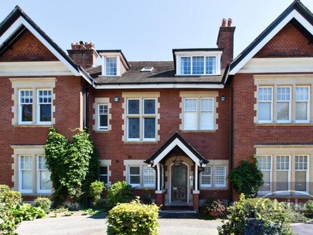 7 St Anthonys Road, Meyrick Park, Dorset 3 bed flat to rent £1,450 pcm £335 pw