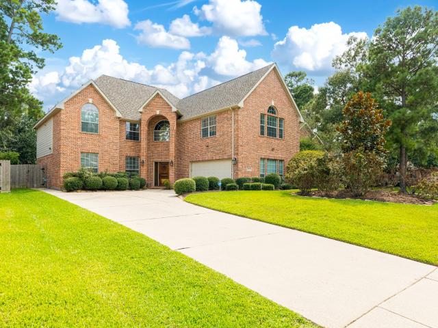 7 Stickley Ct, The Woodlands, TX 77382 | MLS #97663 | Compass