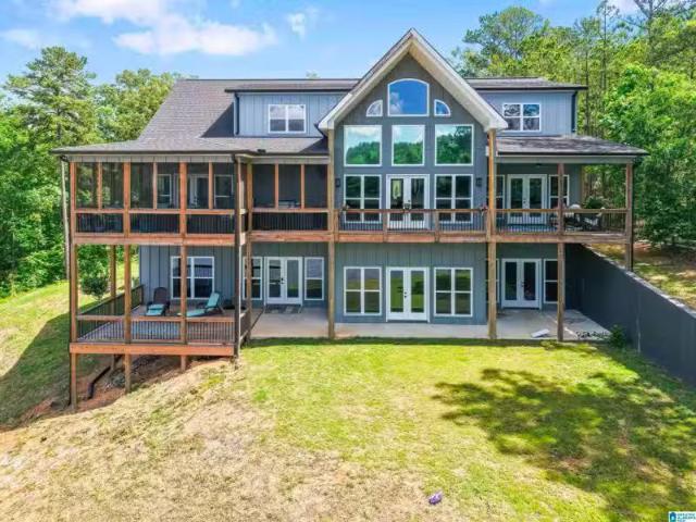 7 STILLWATER TRL, SYLACAUGA, AL 35151 Single Family Residence.