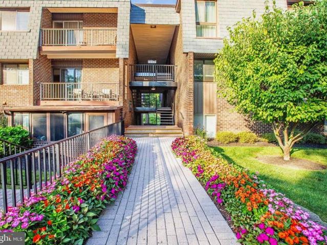 7 Stonehenge Cir Apt 6, Baltimore, MD 21208