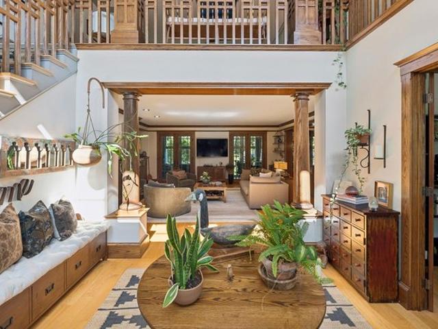 7 Strawberry Hill Ln, Tyngsborough, MA 01879