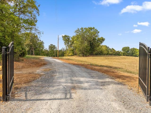 7 Sturgeon Creek Road