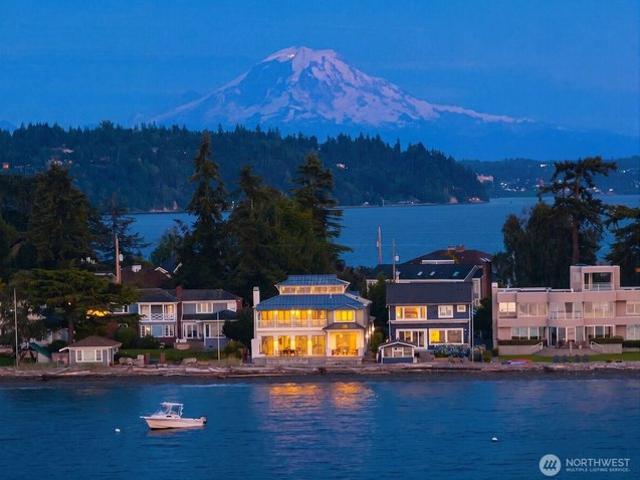 7 SW Three Tree Point Ln, Burien, WA 98166