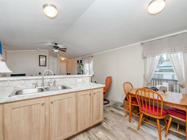 7 S Dewberry Lane