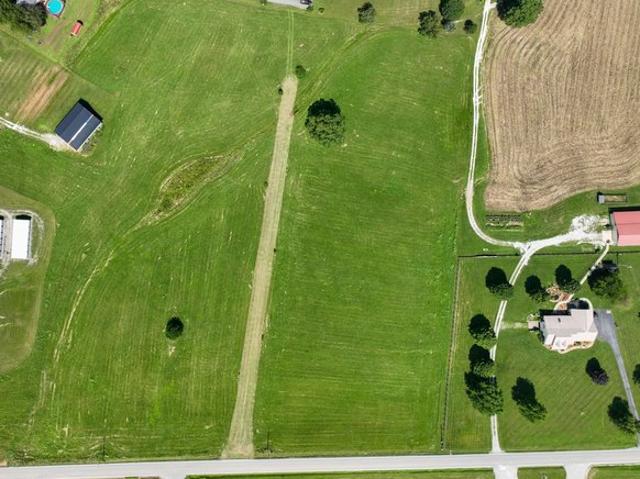 7 S State Highway 290, McKee, KY 40447