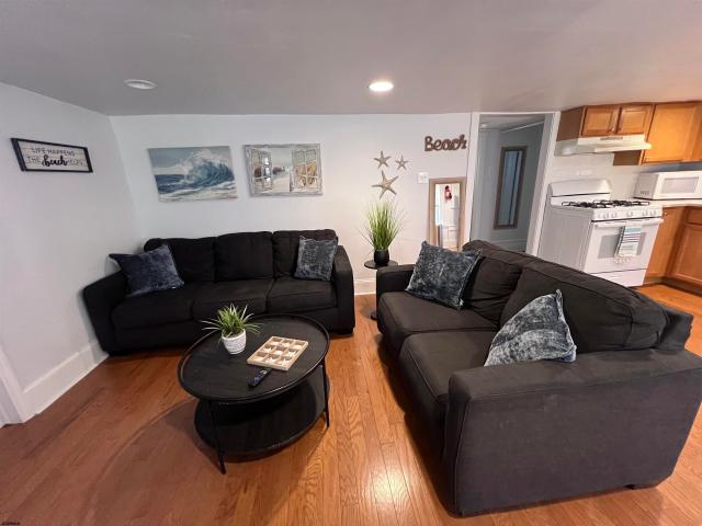 7 S Richards Ave