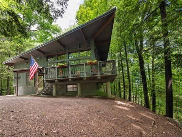 7 Sam Hall Dr, Plymouth, NH 03264