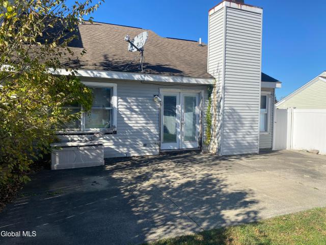7 Sandra Ln, Rensselaer, NY 12144 | MLS #20261 | Compass