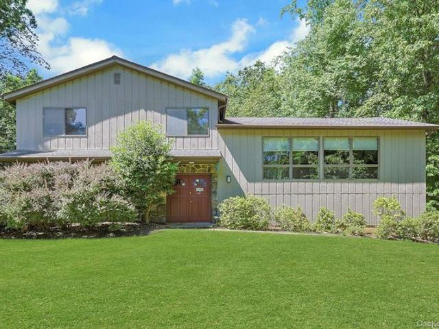 7 Sassi Dr, Croton On Hudson, NY 10520