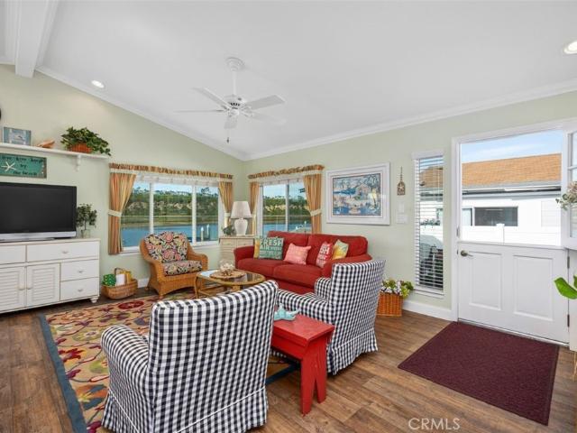 7 Saratoga, Newport Beach, CA 92660 | MLS #OC26047