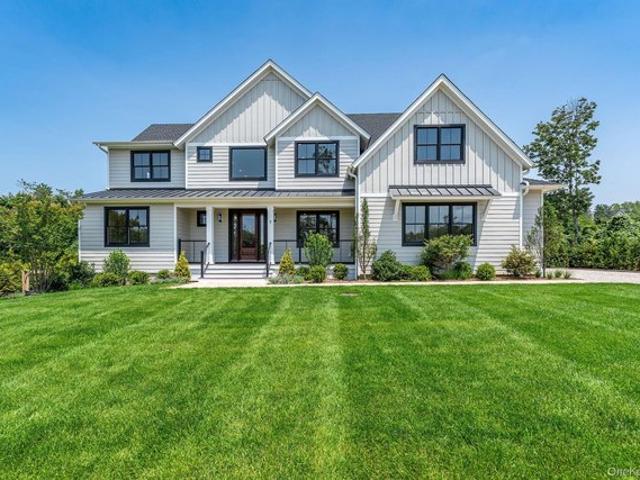 7 Sea Crest Ct, Jamesport, NY 11947