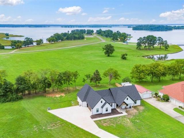 7 Silver Spur Dr, Mount Pleasant, TX 75455