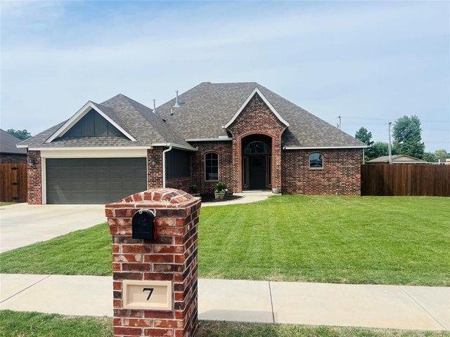 7 Southpointe Ave, Tuttle, OK 73089