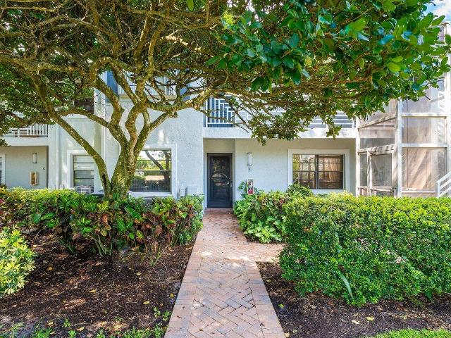 7 Southport Ln, Unit E, Boynton Beach, FL 33436 | MLS #B26020 | Compass