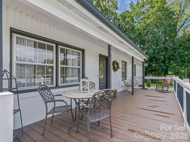 7 Southwicke Drive