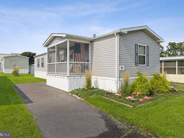 7 Spinning Wheel Ln, Rehoboth Beach, DE 19971