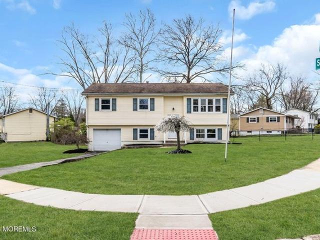 7 Spruce Ter, Jackson, NJ 08527