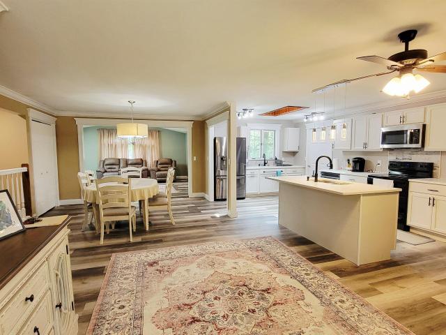 7 Tulip Lane