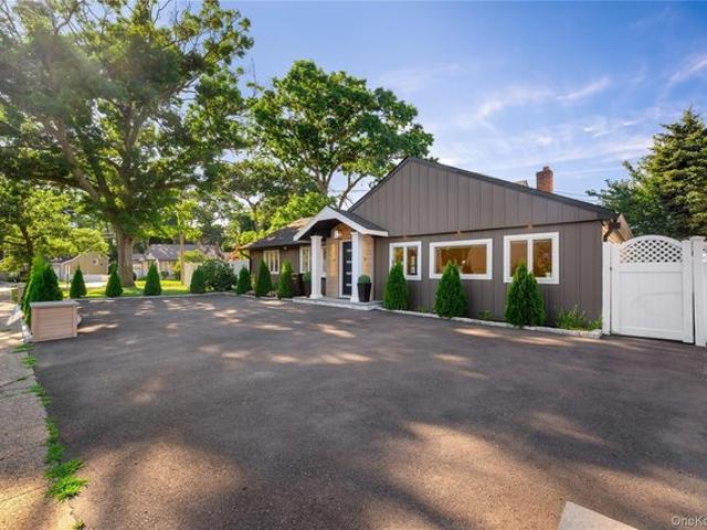 7 Tyrconnell Ave, Massapequa, NY 11762