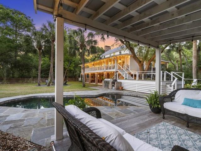 7 Tabby Ln, Isle of Palms, SC 29451