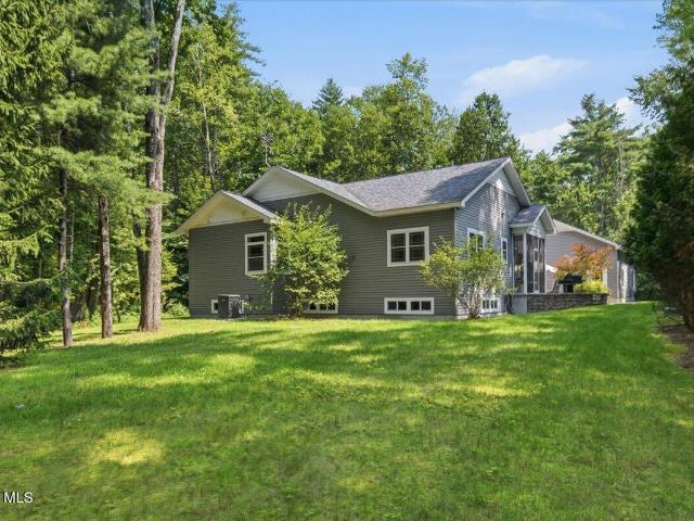 7 Thornapple Drive