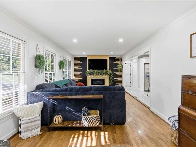 7 Thrushwood Road NE