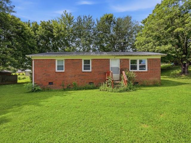 7 Thurman Dr, Celina, TN 38551