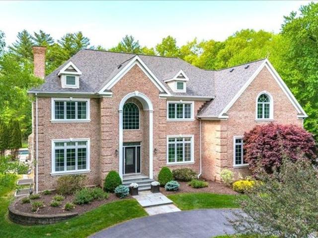 7 Towline Ln, Clifton Park, NY 12065