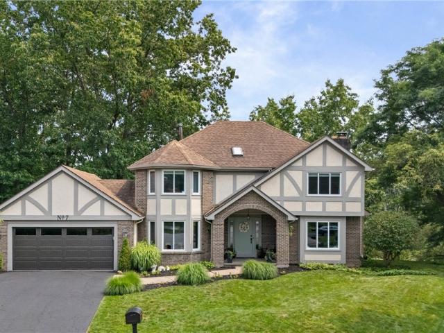 7 Touraine Court