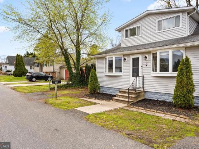 7 Trilby, Westville, NJ 08093