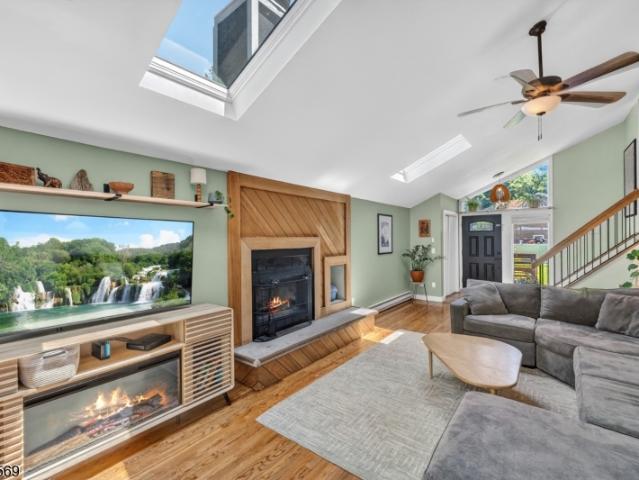 7 Trout Brook Rd