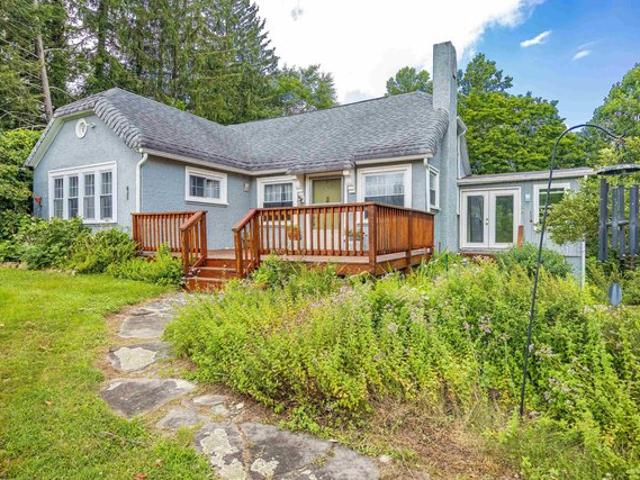7 Upland Dr, Fairmont, WV 26554