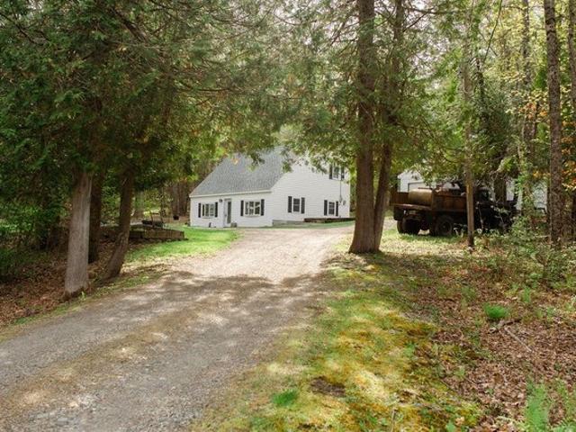 7 Upper Oak Point Rd, Winterport, ME 04496