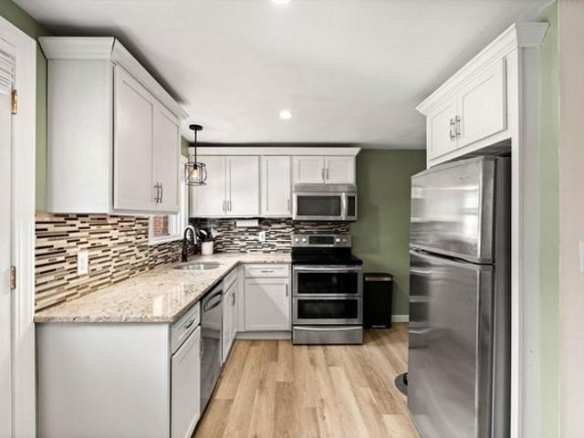 7 Village Green Dr Unit 7, North Andover, MA 01845