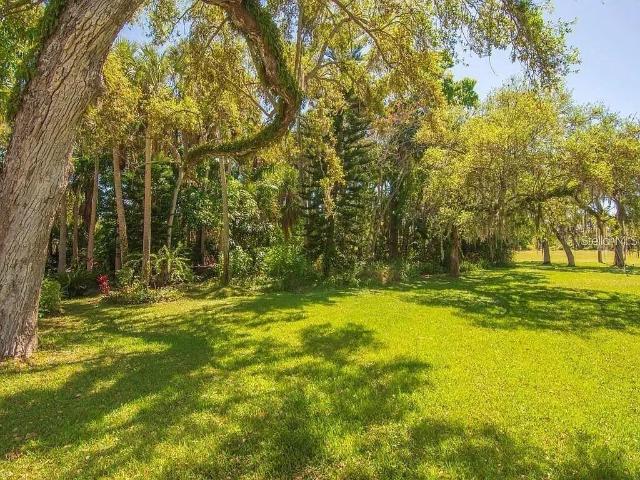 7 Vista Gdns Trl, Unit 105, Vero Beach, FL 32962 | Compass
