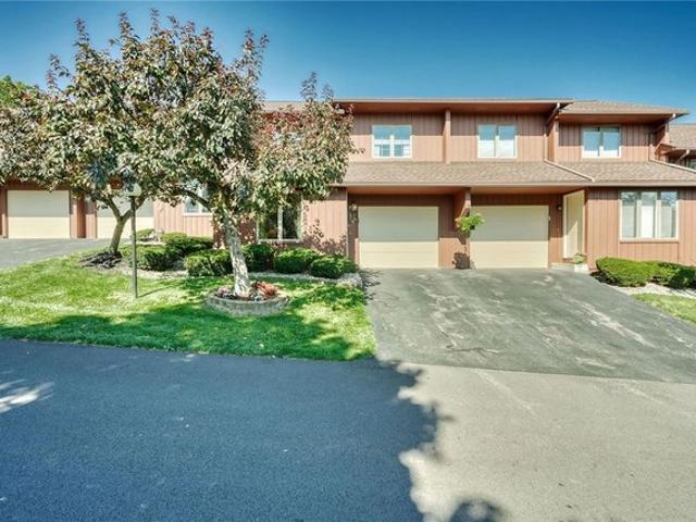 7 Vista View Dr, Fairport, NY 14450