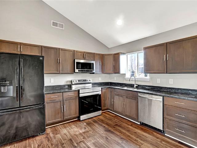 7 W 2nd Street