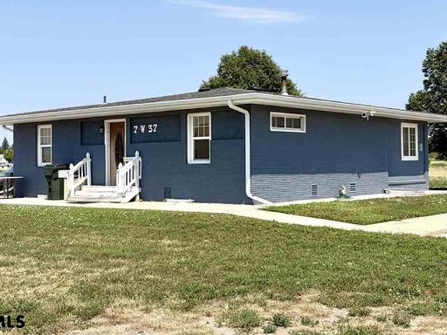 7 W 37th St, Scottsbluff, NE 69361