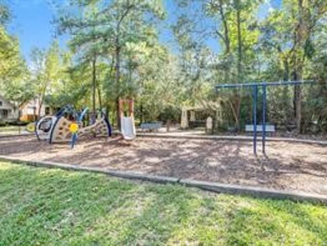 7 W Cottage Green Street
