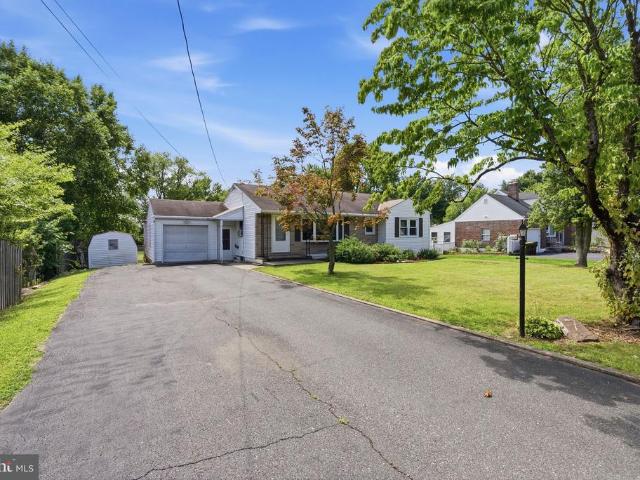 7 W Cherry Lane