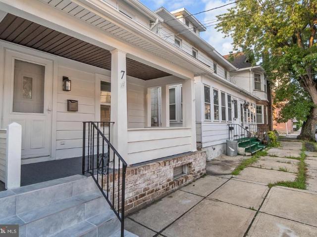 7 W Abbott Street
