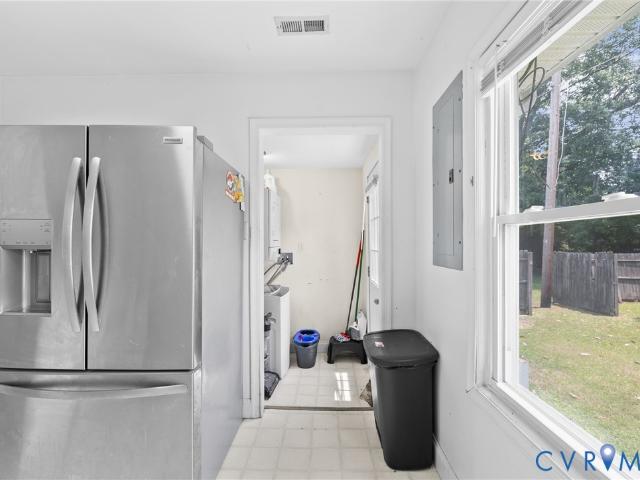 7 W Berry Street