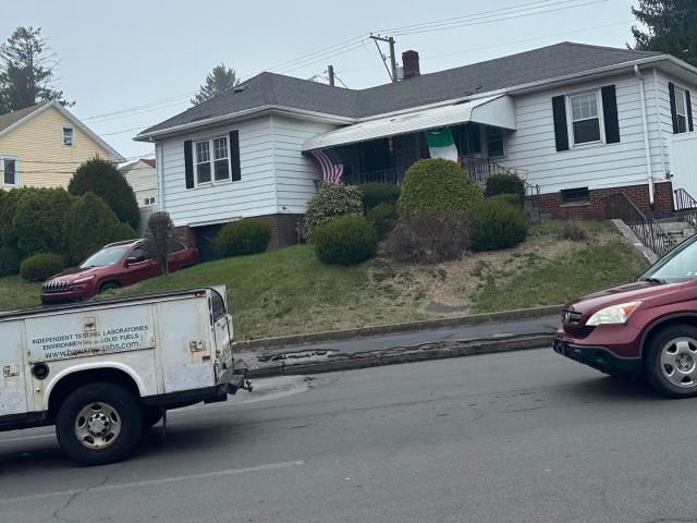 7 W Diamond Avenue