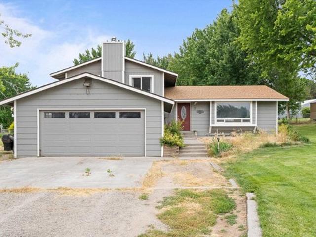 7 W Wagon Wheel Pr NW, Benton City, WA 99320