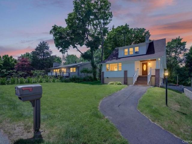 7 Walnut St, Poughkeepsie, NY 12601