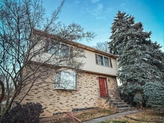 7 Walray Ave, North Haledon, NJ 07508