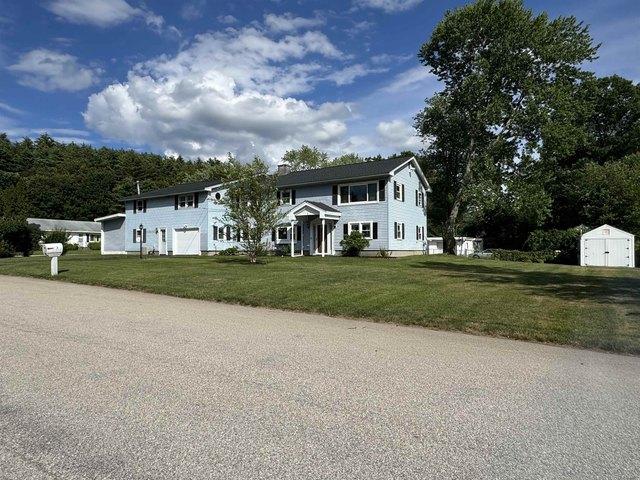 7 Wayne St, Hudson, NH 03051